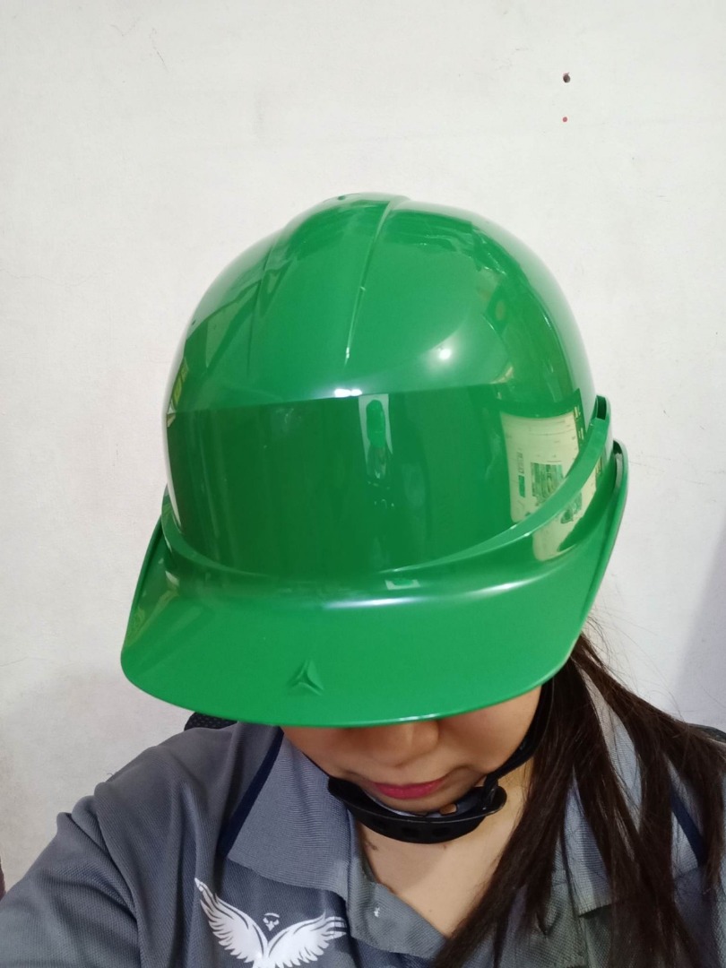 hard hat zircon 1, Commercial & Industrial, Construction & Building Materials on Carousell