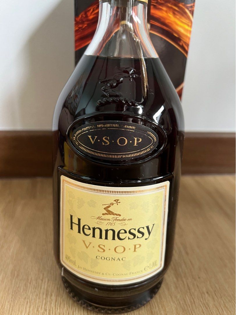 Hennessy VSOP Cognac , Food & Drinks, Alcoholic Beverages on Carousell