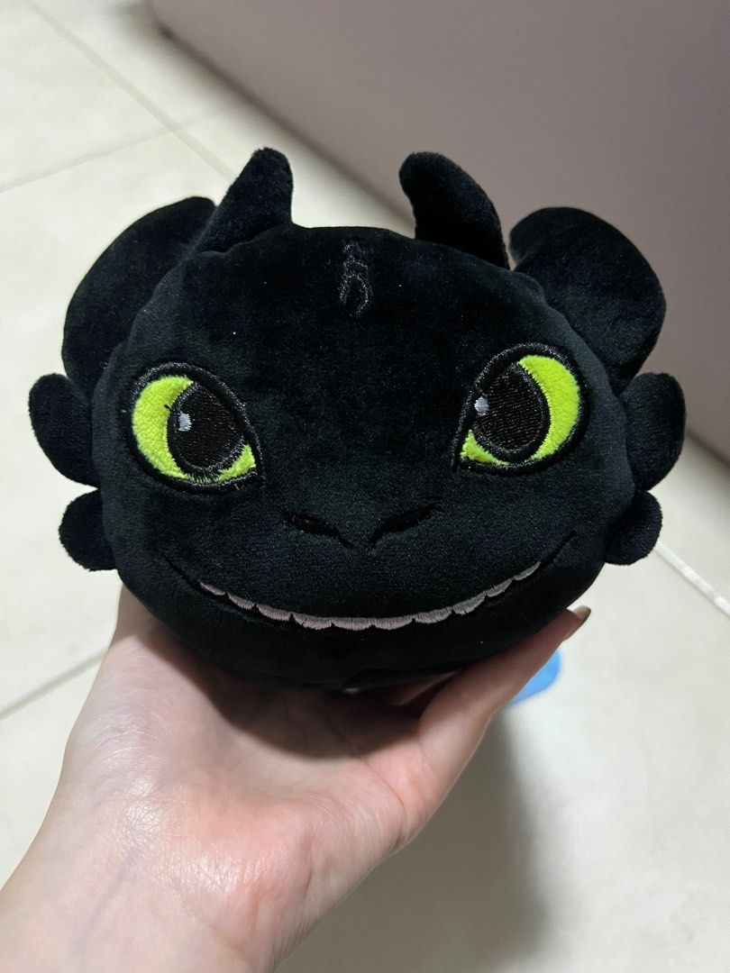 How to train your dragon plushie, Hobbies & Toys, Toys & Games on Carousell