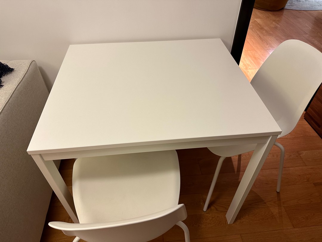 IKEA VANGSTA extendable table with 2 chairs, 傢俬＆家居, 傢俬, 桌子 - Carousell