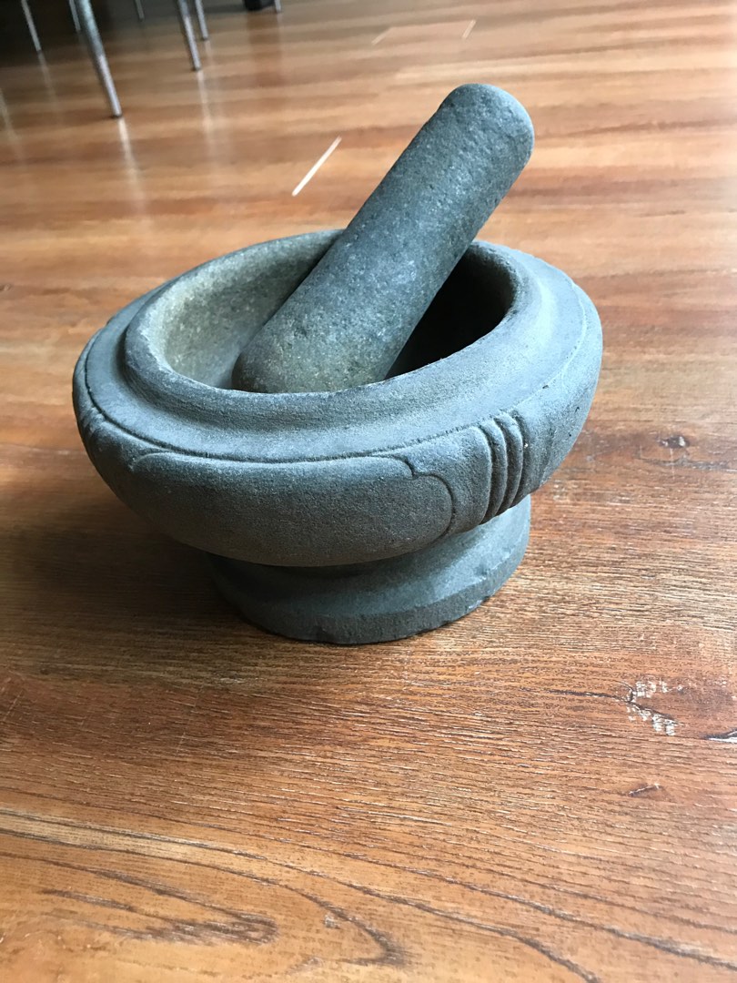 Lumpang kuno vintage , Antik, Pajangan di Carousell