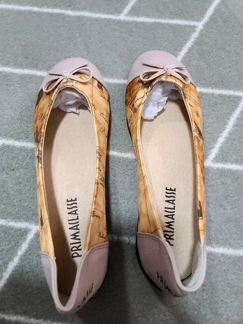 primaclasse shoes, Women's Fashion, Footwear, Flats & Sandals on Carousell