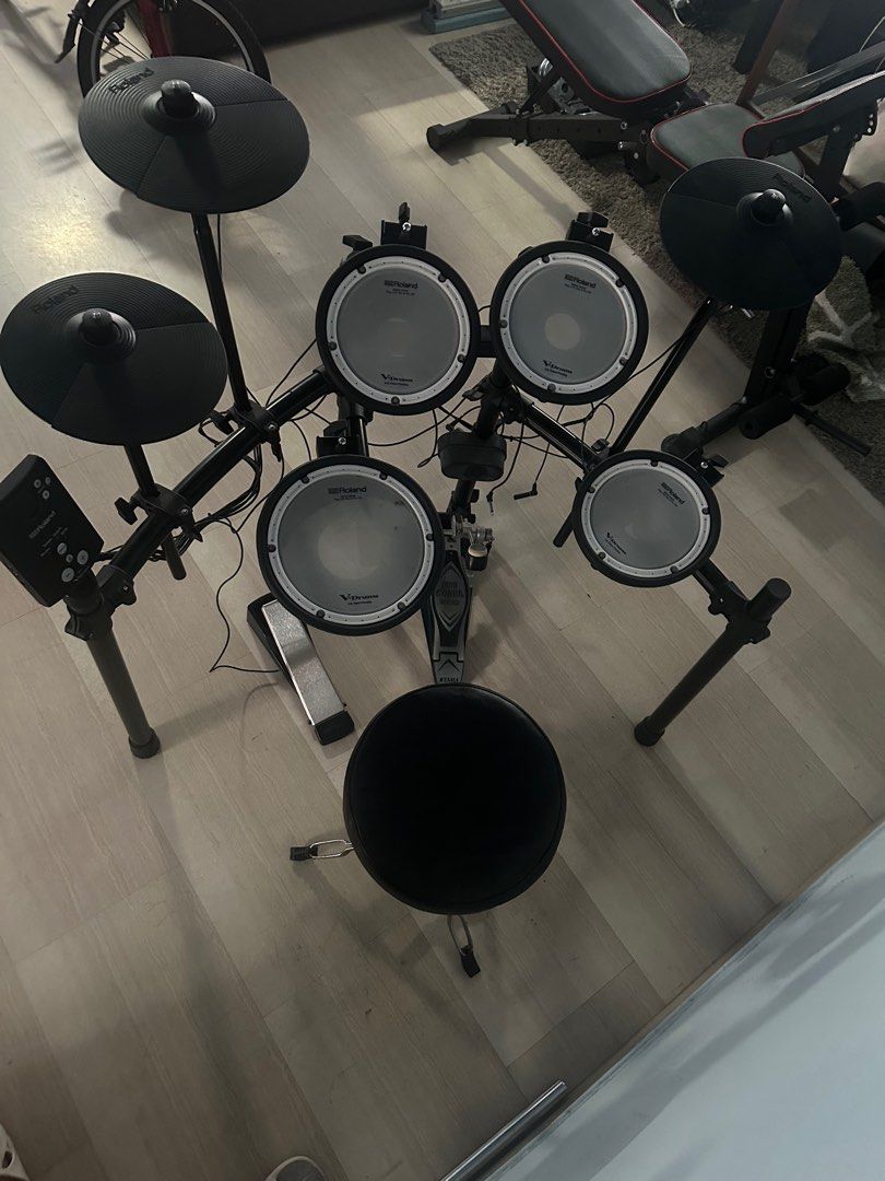 Roland V-Drums TD-1DMK Electronic Drum Set with TAMA Drum Pedal, Hobbies & Toys, Music & Media ...