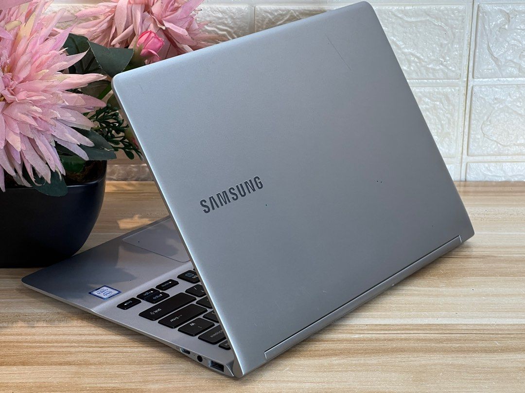 Samsung 900X3J i5-7th Gen 8GB RAM 128GB SSD FULL HD 13.3 inch, IPS ...