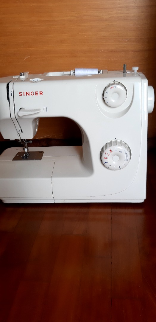 Singer Sewing Machine. Model 8280, Hobbies & Toys, Stationery & Craft ...