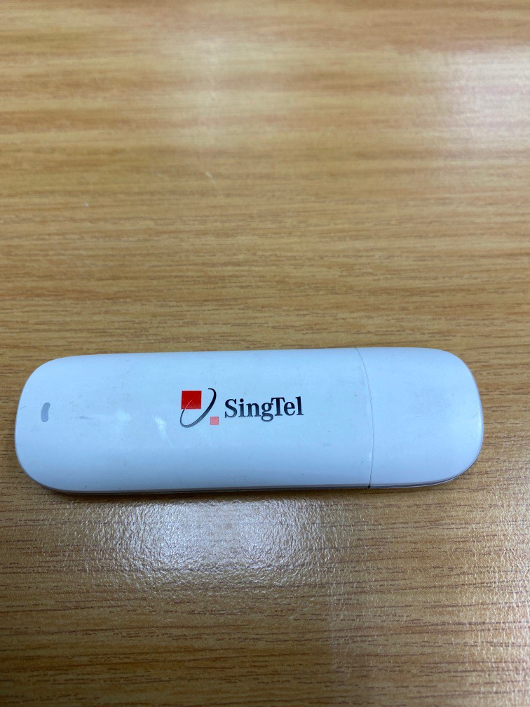 Singtel Huawei mobile broadband Dongle, Computers & Tech, Parts ...