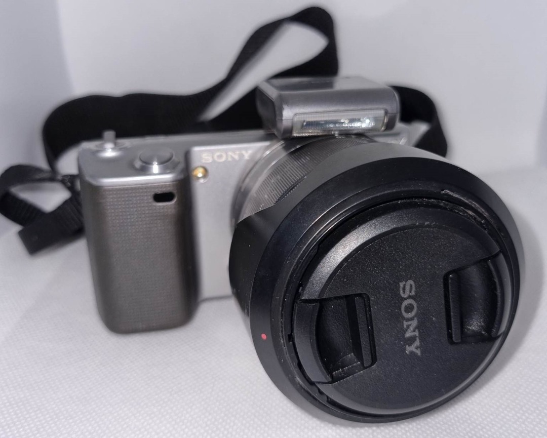 Sony Nex 5 Camera with 18-55 lens, Photography, Cameras on Carousell