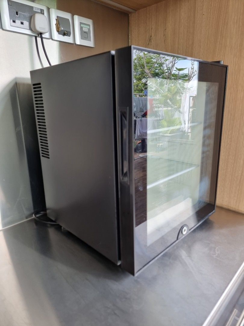 Table top bar fridge, TV & Home Appliances, Kitchen Appliances ...