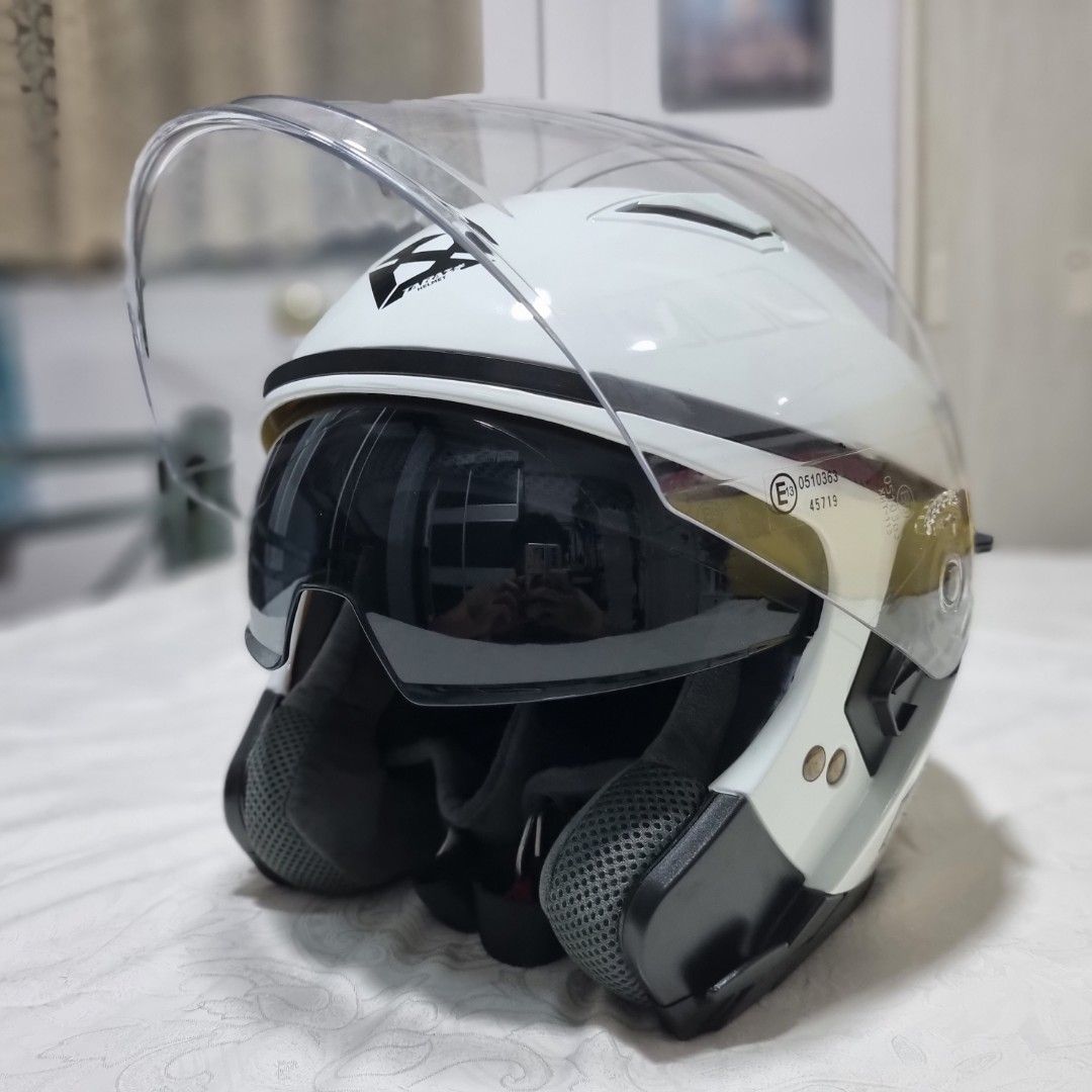 Taraz #0.1 Gloss White Helmet (PSB APPROVED), Motorcycles, Motorcycle ...
