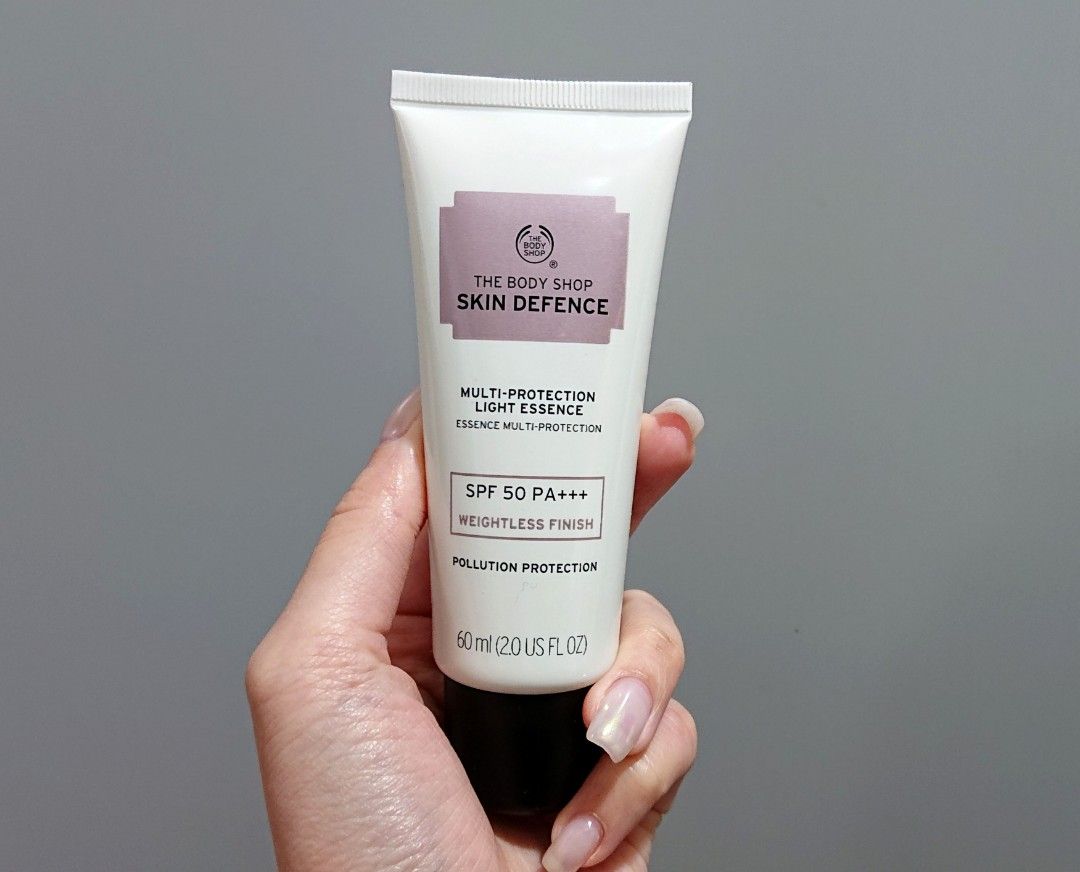 The Body Shop Skin Defence Multi-Protection Light Essence SPF 50 PA ...