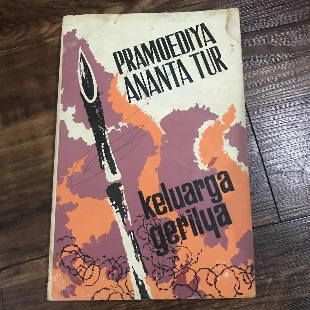 Vintage 1976 Keluarga Gerilya by Pramoediya Ananta Tur, Hobbies & Toys ...