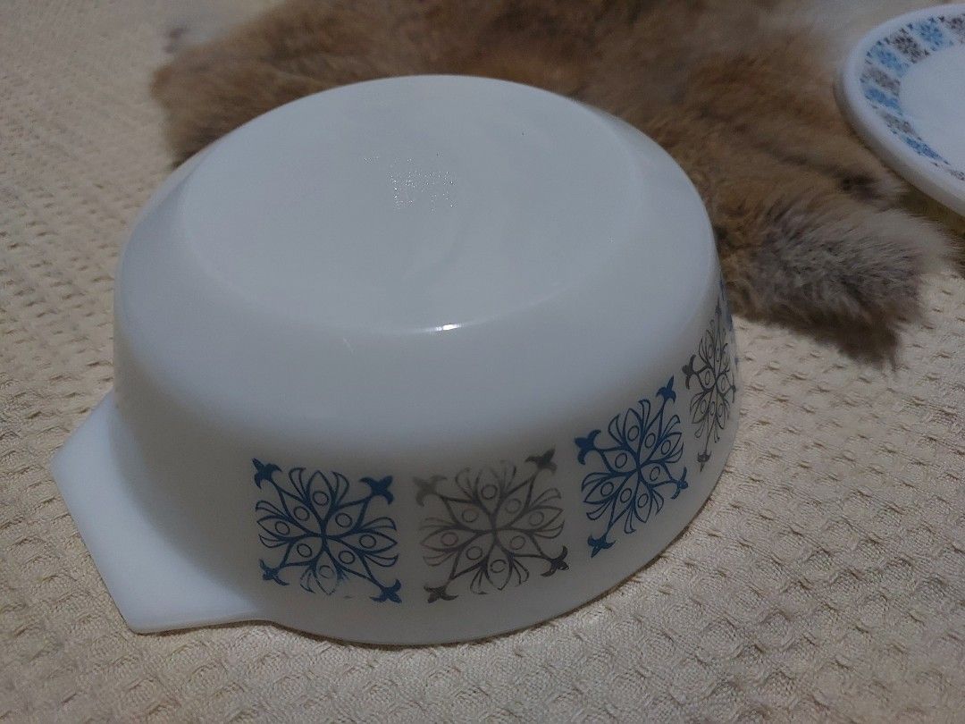 Vintage JAJ Pyrex Chelsea England Bundle, Furniture & Home Living ...