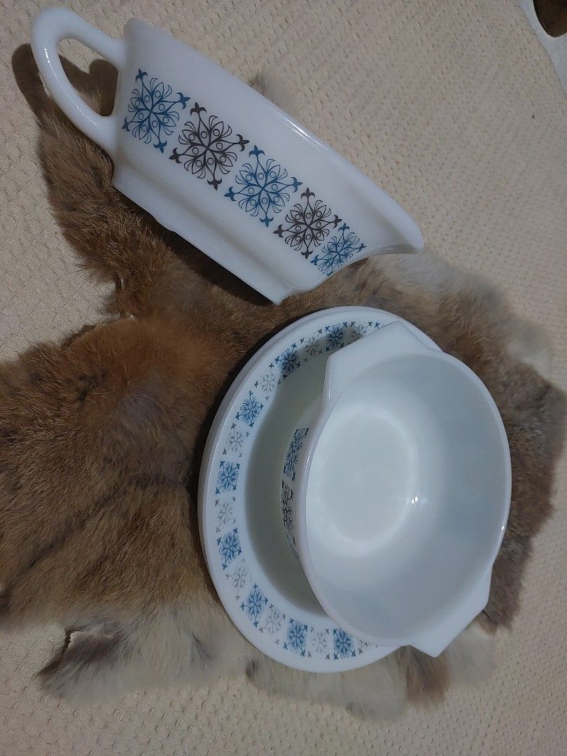 Vintage JAJ Pyrex Chelsea England Bundle, Furniture & Home Living ...