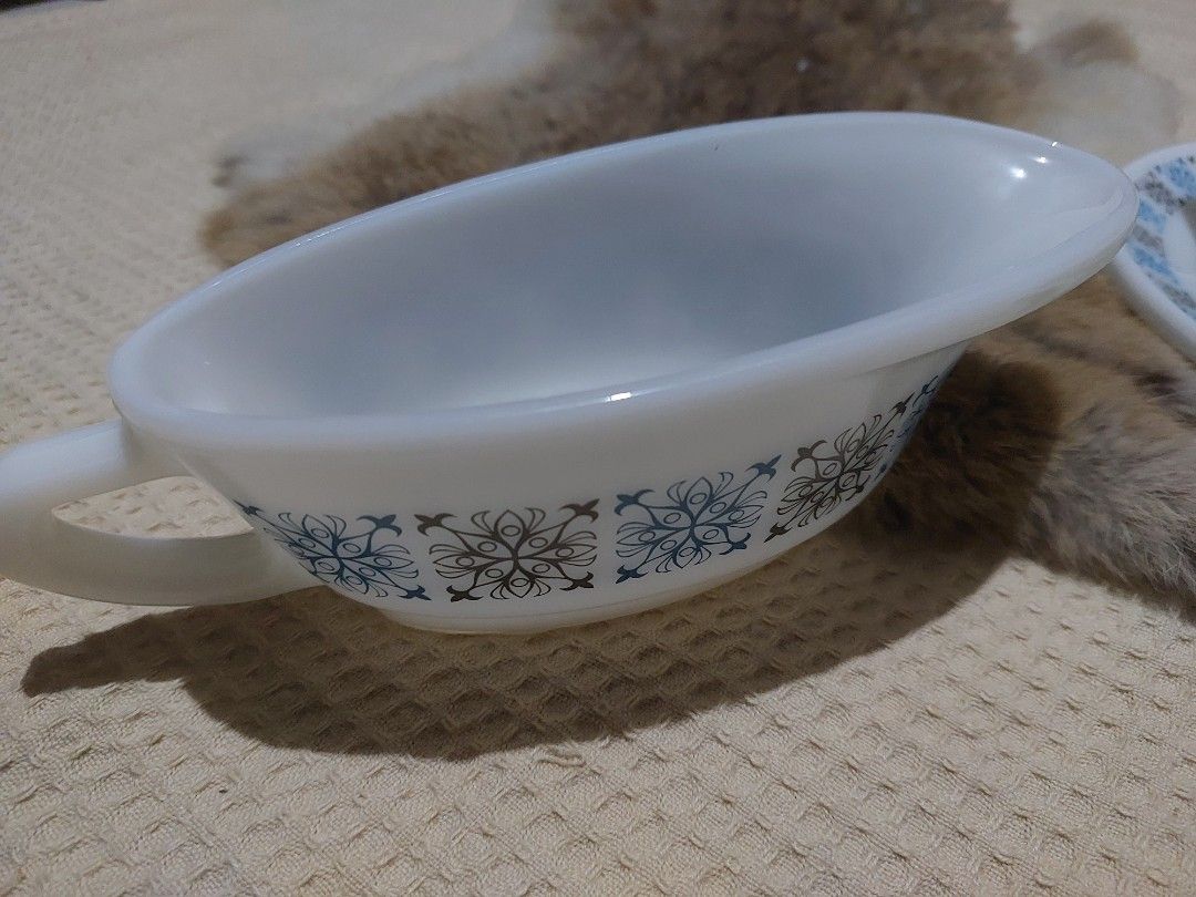 Vintage JAJ Pyrex Chelsea England Bundle, Furniture & Home Living ...