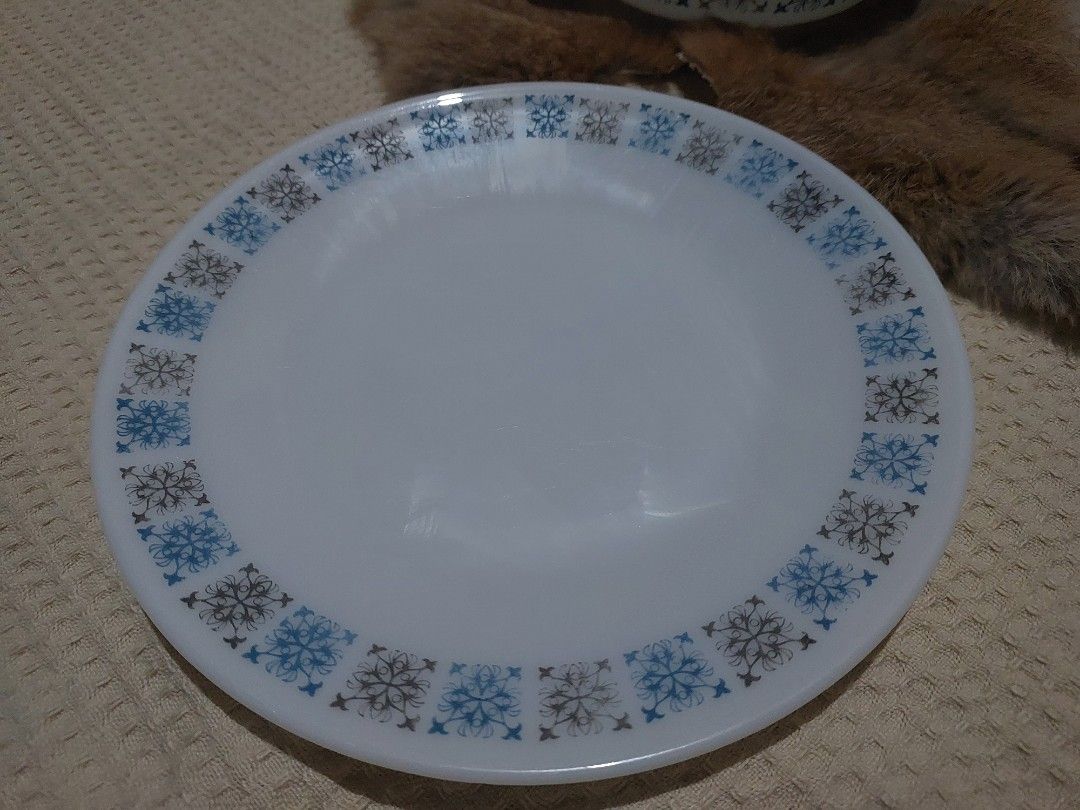 Vintage JAJ Pyrex Chelsea England Bundle, Furniture & Home Living ...