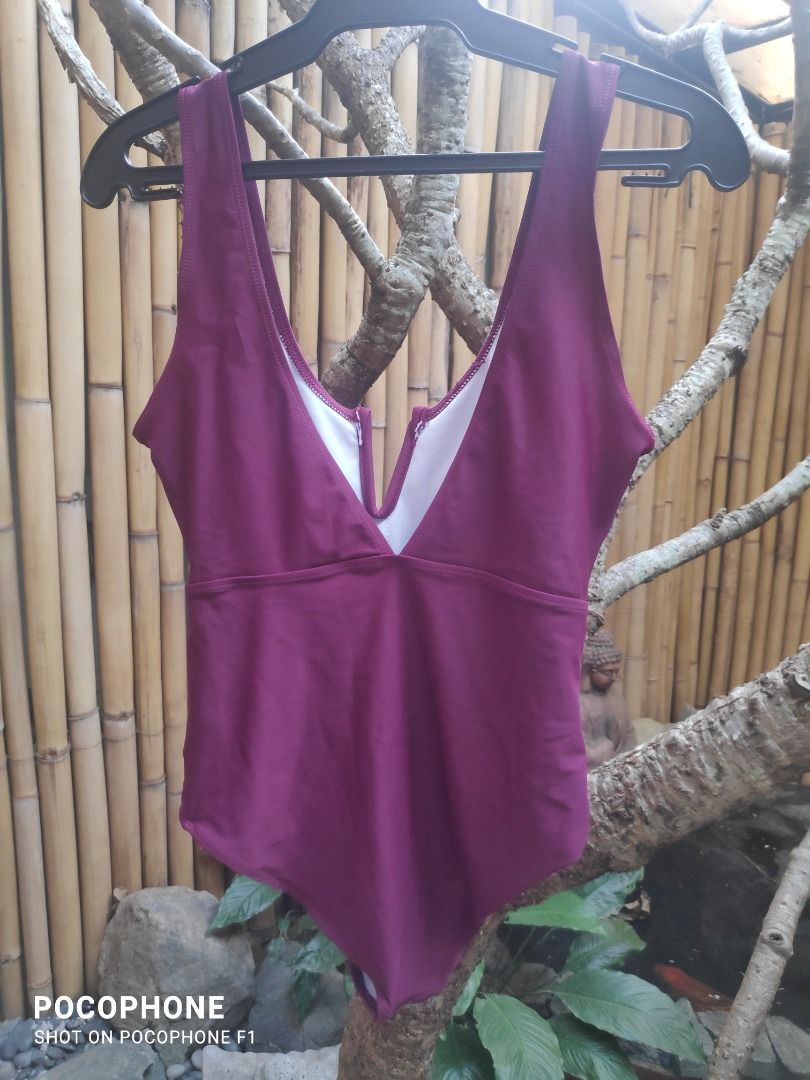 [ JP-1 ] Maroon One-Piece Padded Swimsuit, Women's Fashion, Swimwear ...