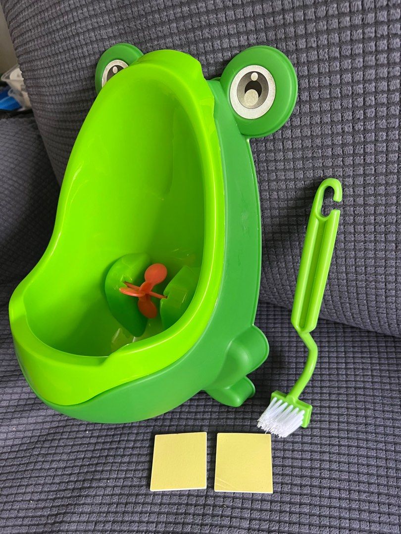 New Boy urinal potty- frog, Babies & Kids, Bathing & Changing, Baby ...