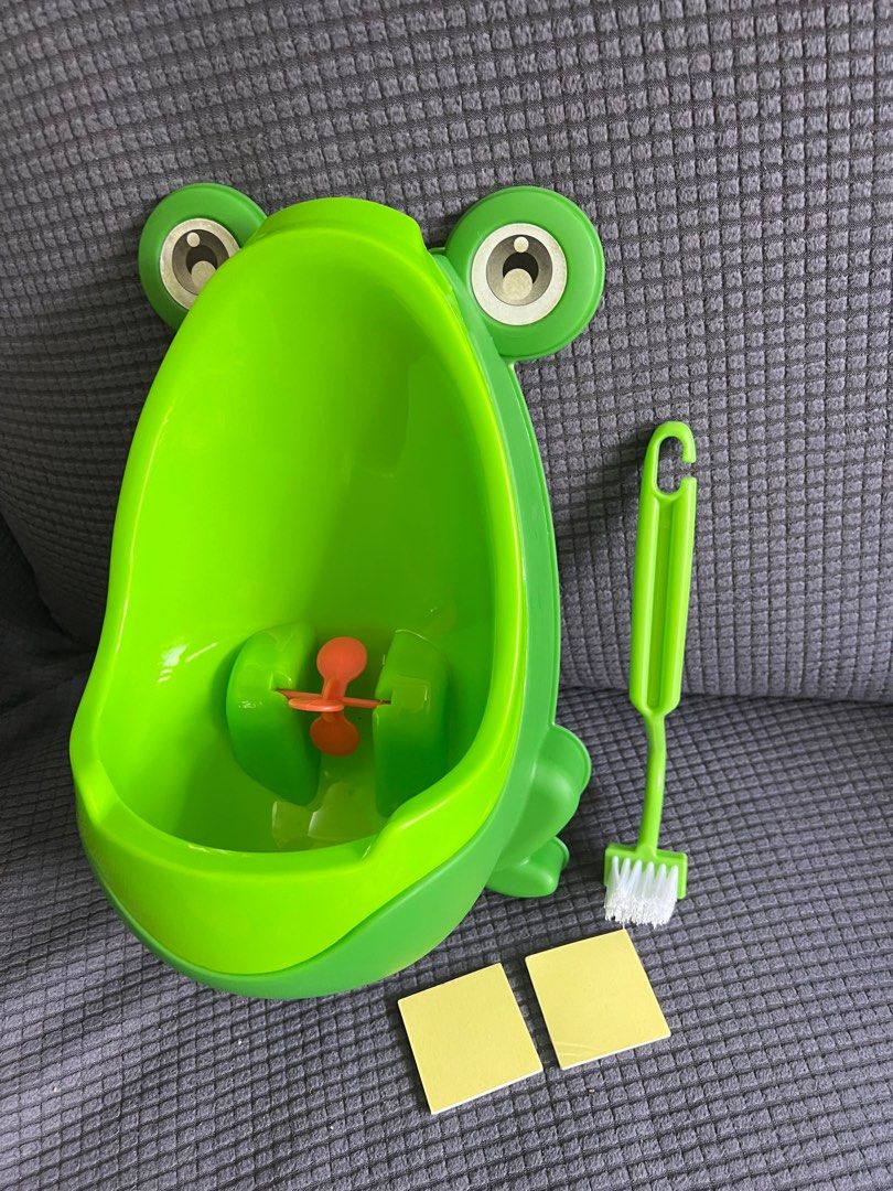 New Boy urinal potty- frog, Babies & Kids, Bathing & Changing, Baby ...