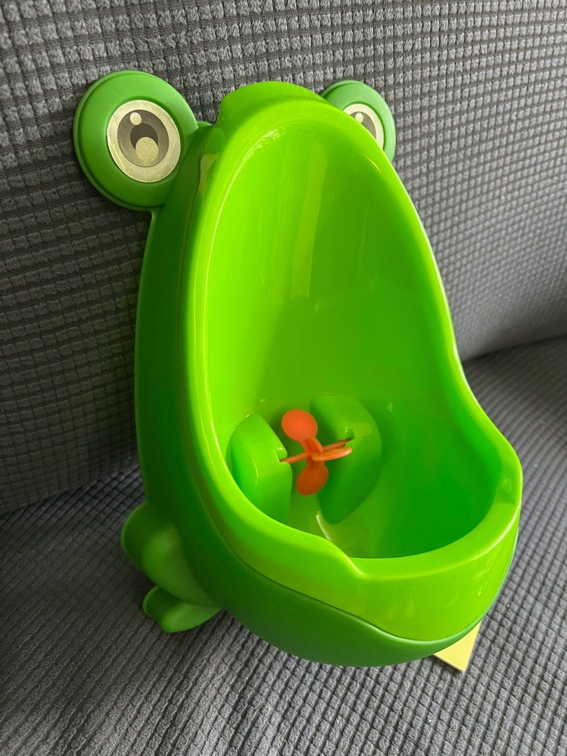 New Boy urinal potty- frog, Babies & Kids, Bathing & Changing, Baby ...