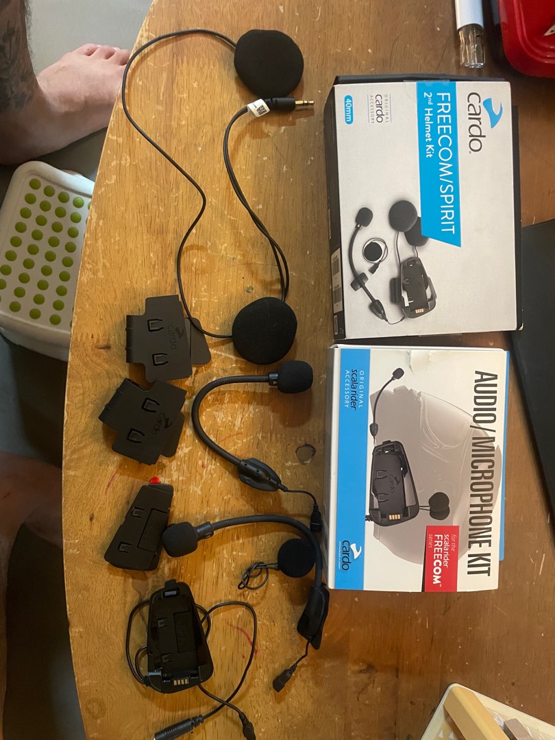 CARDO FREECOMM 4+ SET, Motorcycles, Motorcycle Accessories on Carousell