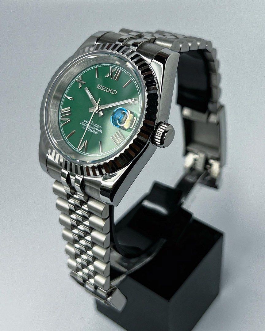 Custom Seiko Mod Enamel Green DateJust in 36mm, Men's Fashion, Watches ...