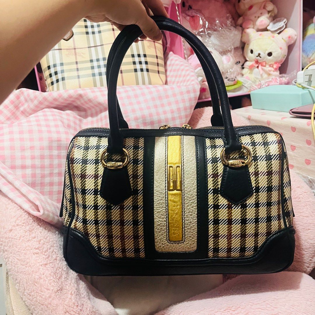 DAKS Hand bag shoulderbag, Women's Fashion, Bags & Wallets, Shoulder ...