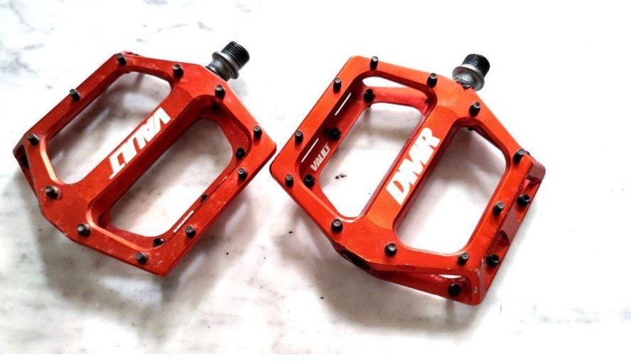 DMR Vault Pedals (Orange), Sports Equipment, Bicycles & Parts, Parts ...