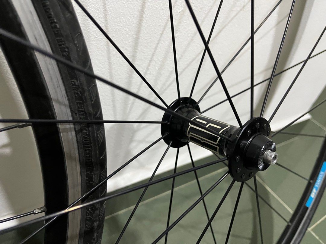 DT Swiss R1900 700c wheels, Sports Equipment, Bicycles & Parts, Parts ...