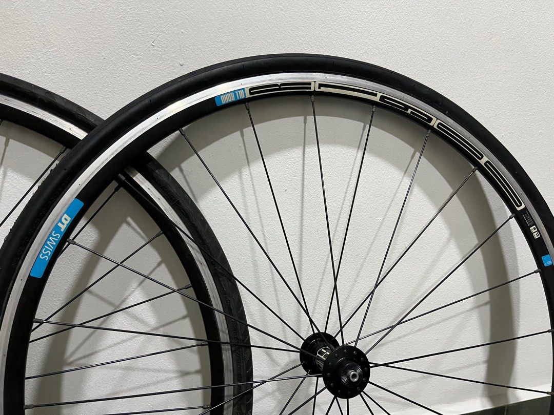 DT Swiss R1900 700c wheels, Sports Equipment, Bicycles & Parts, Parts ...