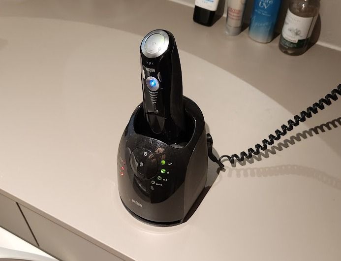 [FULL SET] Braun Series 7 Electric Shavers + Clean & Charge Station ...
