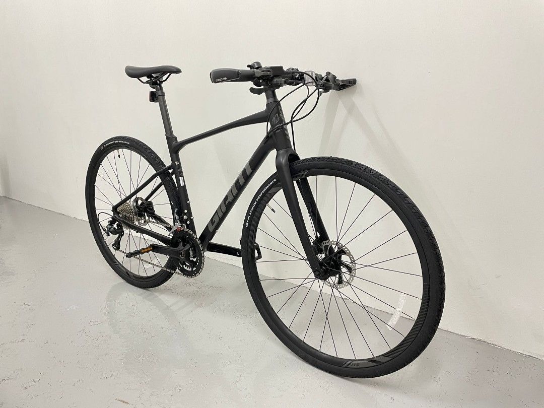 Giant Revolt F1 flatbar hybrid gravel bicycle, size S, Sports Equipment ...