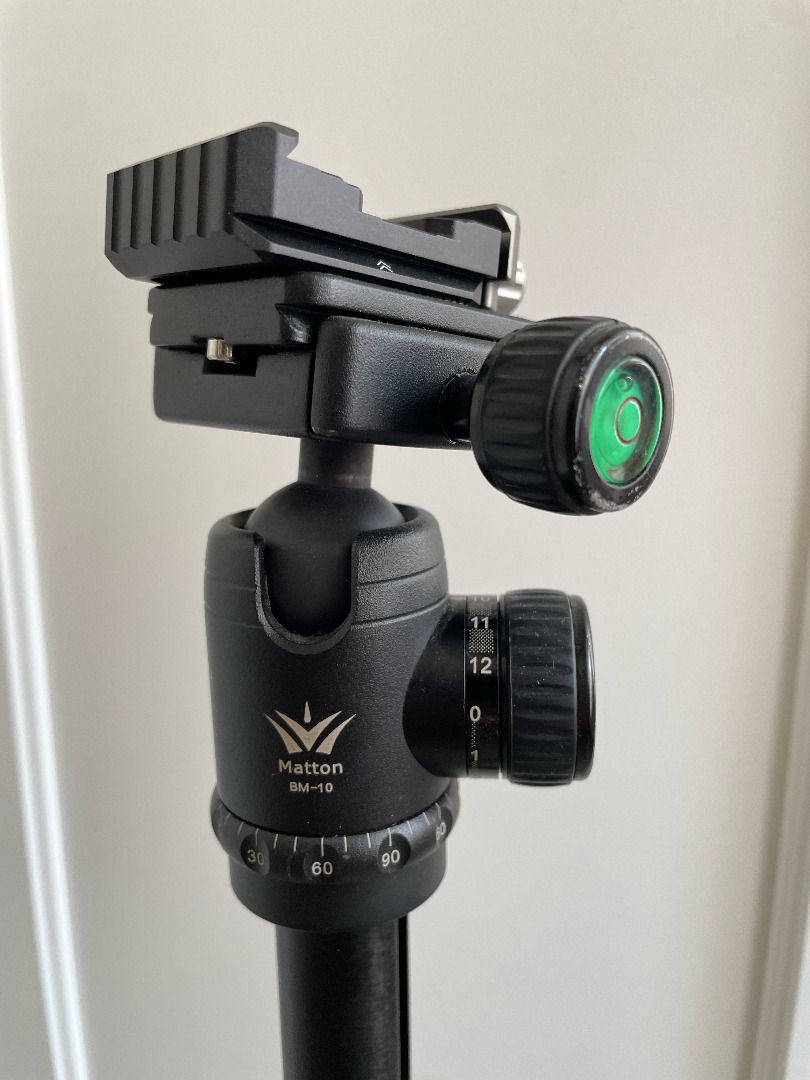 Giottos tripod +Matton head + spirit level, 攝影器材, 攝影配件, 腳架 - Carousell