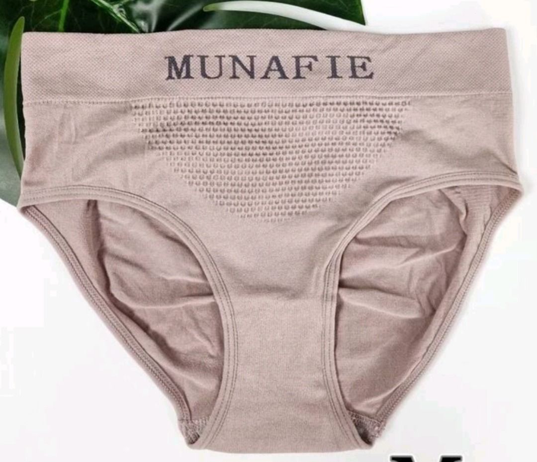 Japan Munafie Woman Seamless Panties/Mid waist Honey Comb Briefs/Hip Lift underwear (Free Size ...