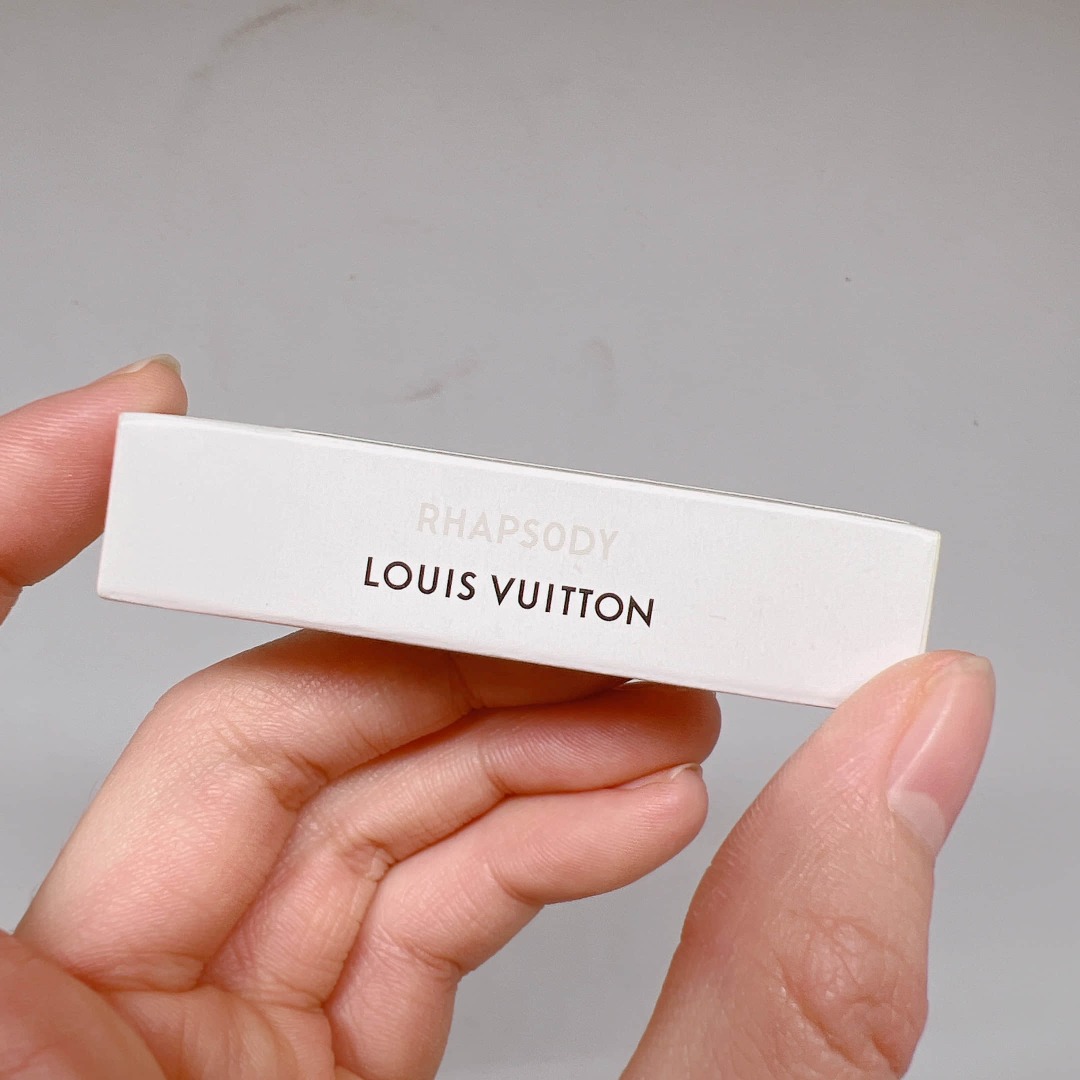 LOUIS VUITTON LV RHAPSODY 狂想曲 淡香精 2ml（非凡創作 Les Extraits 頂級香水系列）, 香水、美妝 ...