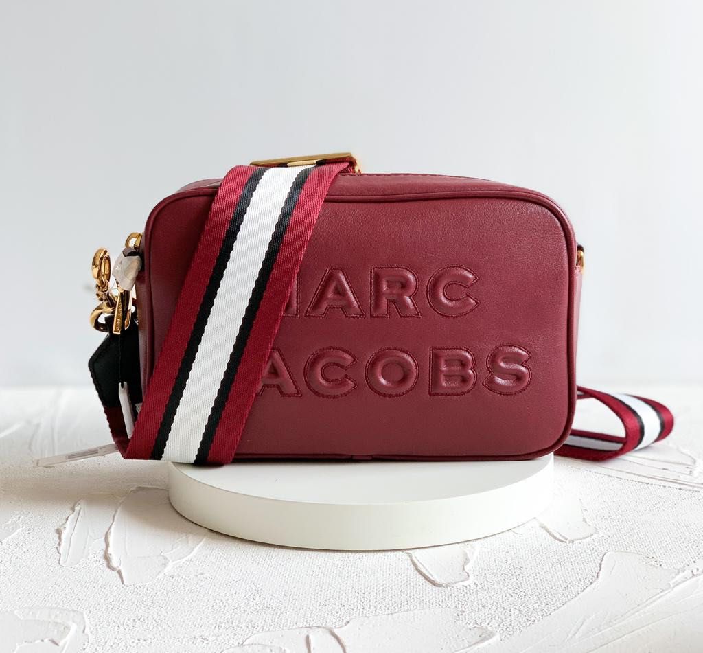 Marc jacobs Mj camera bag claret, Barang Mewah, Tas & Dompet di Carousell