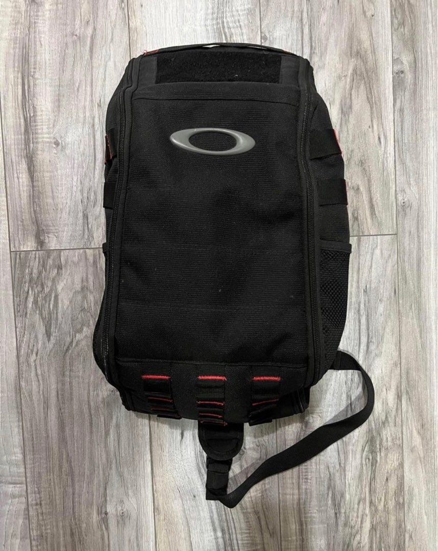 Oakley extractor bag, Men's Fashion, Bags, Backpacks on Carousell