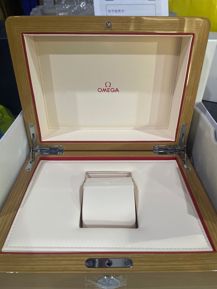 Omega box, Men's Fashion, Watches & Accessories, Watches on Carousell