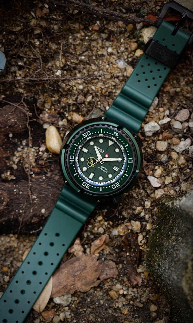 Rdunae Retangula Zaku II - Titanium Case (NEW), Men's Fashion, Watches ...