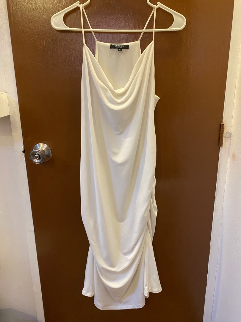 Scrunched Sides White Dress Halter on Carousell