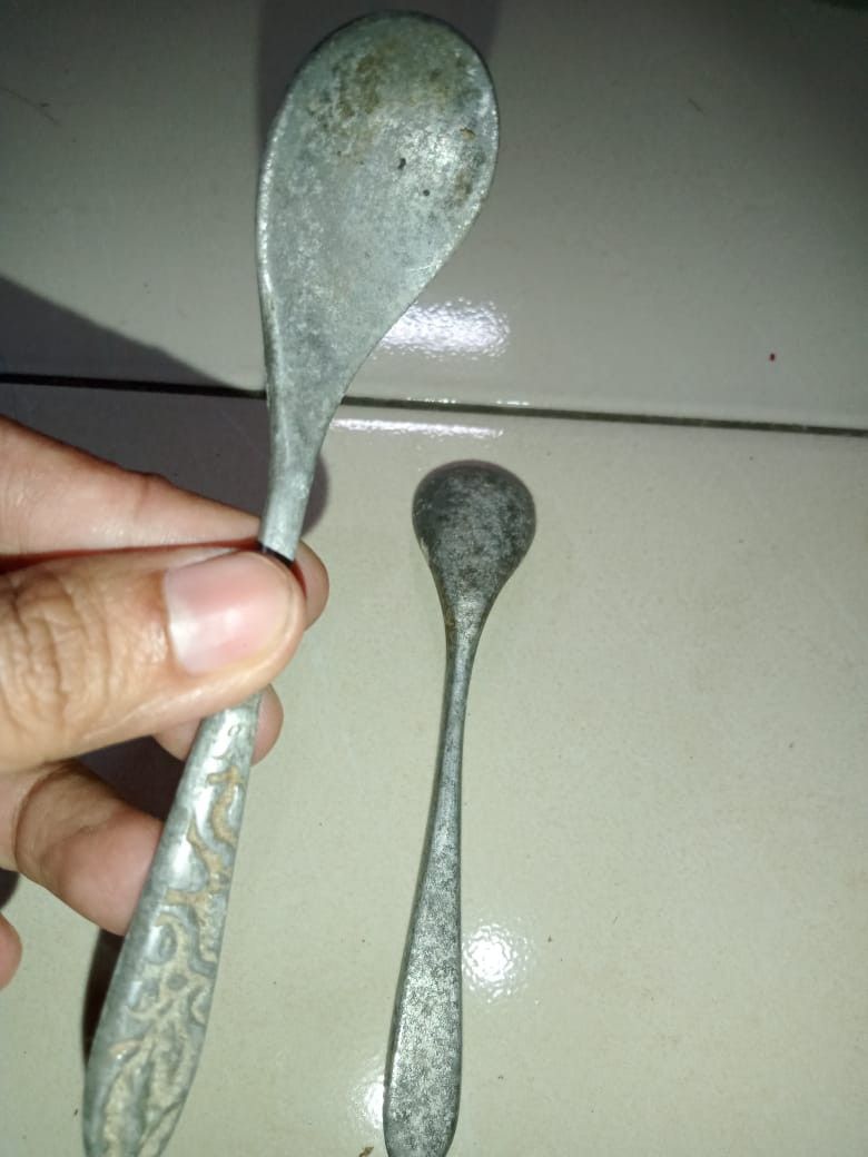 Sendok teh jadul silver 2pc (bekas ), Antik, Lainnya di Carousell