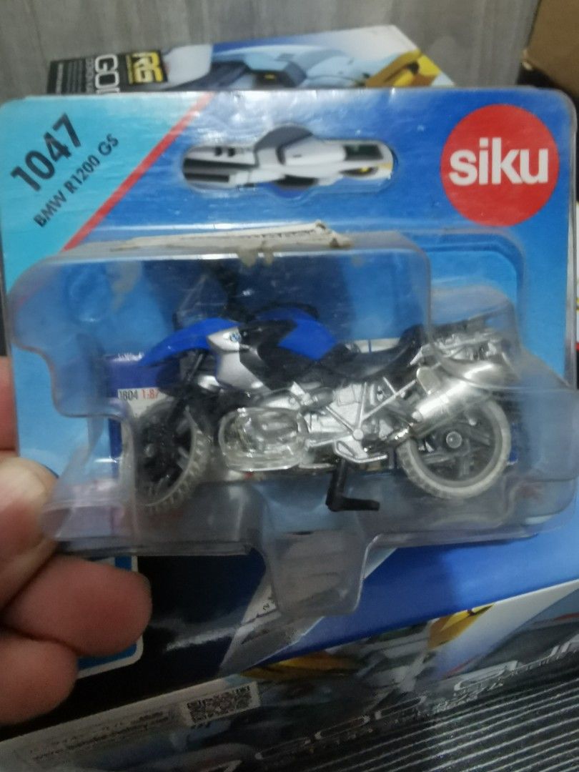Siku BMW R1200 GS motor toy on Carousell