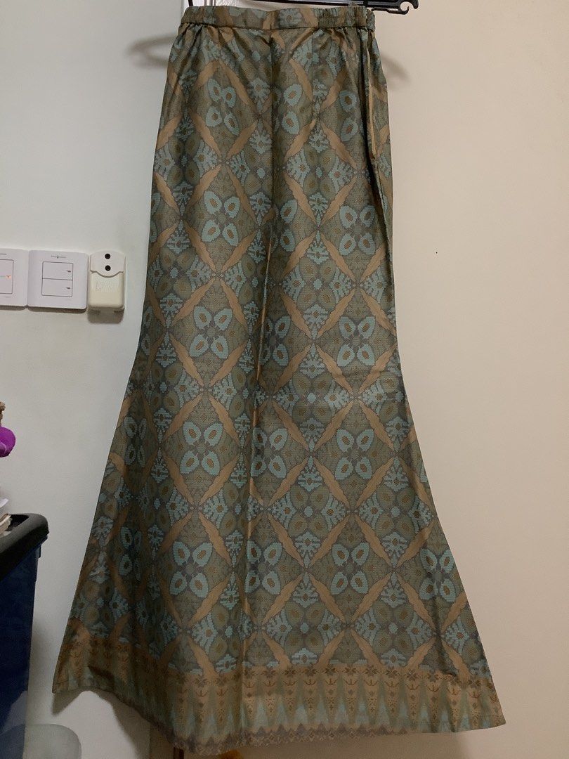 SIREH PINANG KURUNG, Women's Fashion, Muslimah Fashion, Baju Kurung ...