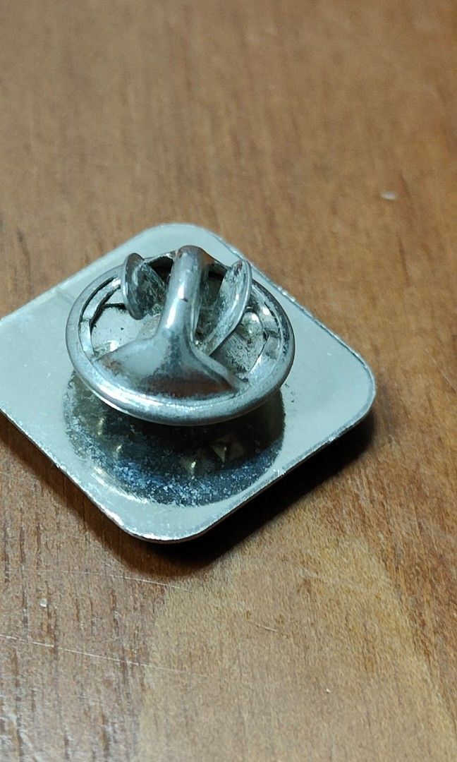 Temasek JC pin, Hobbies & Toys, Memorabilia & Collectibles, Vintage ...