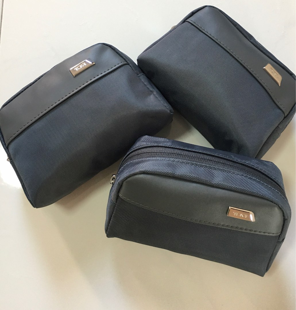 Tumi bag Delta First Biz class amenity pouches cable pouch blue-grey, Women's Fashion, Bags ...