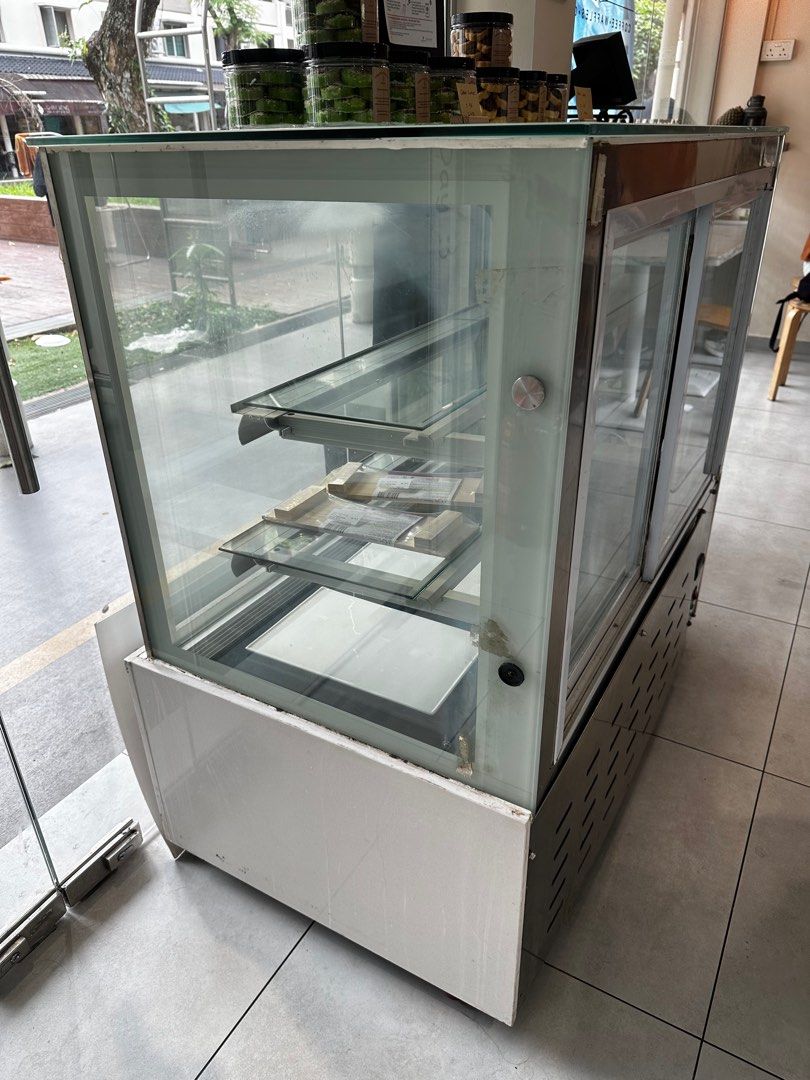 Unicom Cake display chiller, TV & Home Appliances, Kitchen Appliances ...