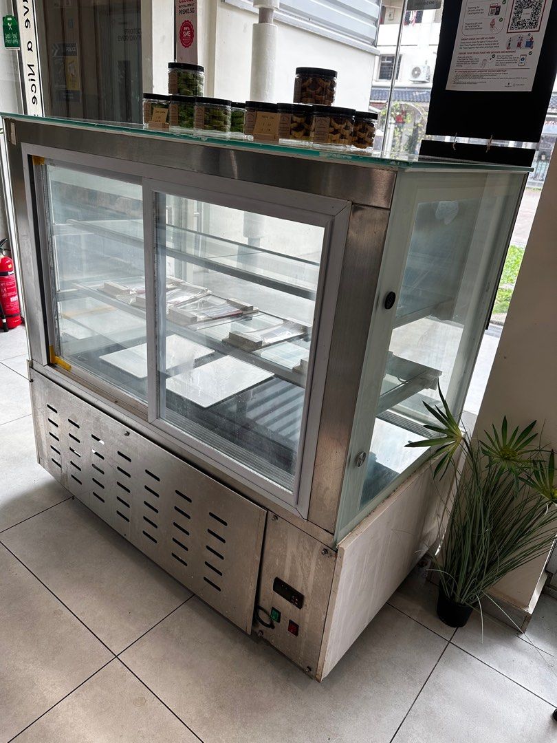 Unicom Cake display chiller, TV & Home Appliances, Kitchen Appliances ...