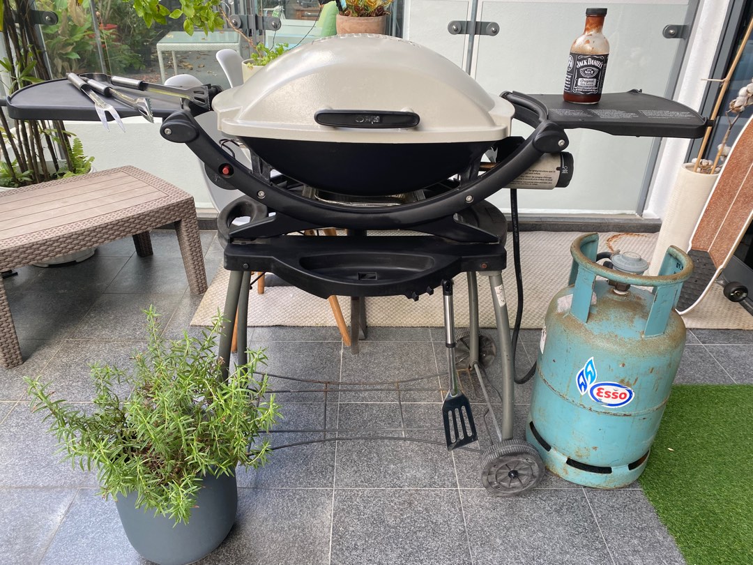 Weber Q 200, TV & Home Appliances, Kitchen Appliances, BBQ, Grills ...