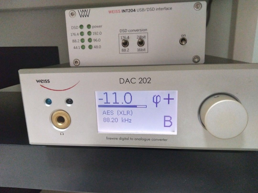 Weiss DAC202 + weiss INT204 usb/dsd interface, Audio, Other Audio Equipment on Carousell
