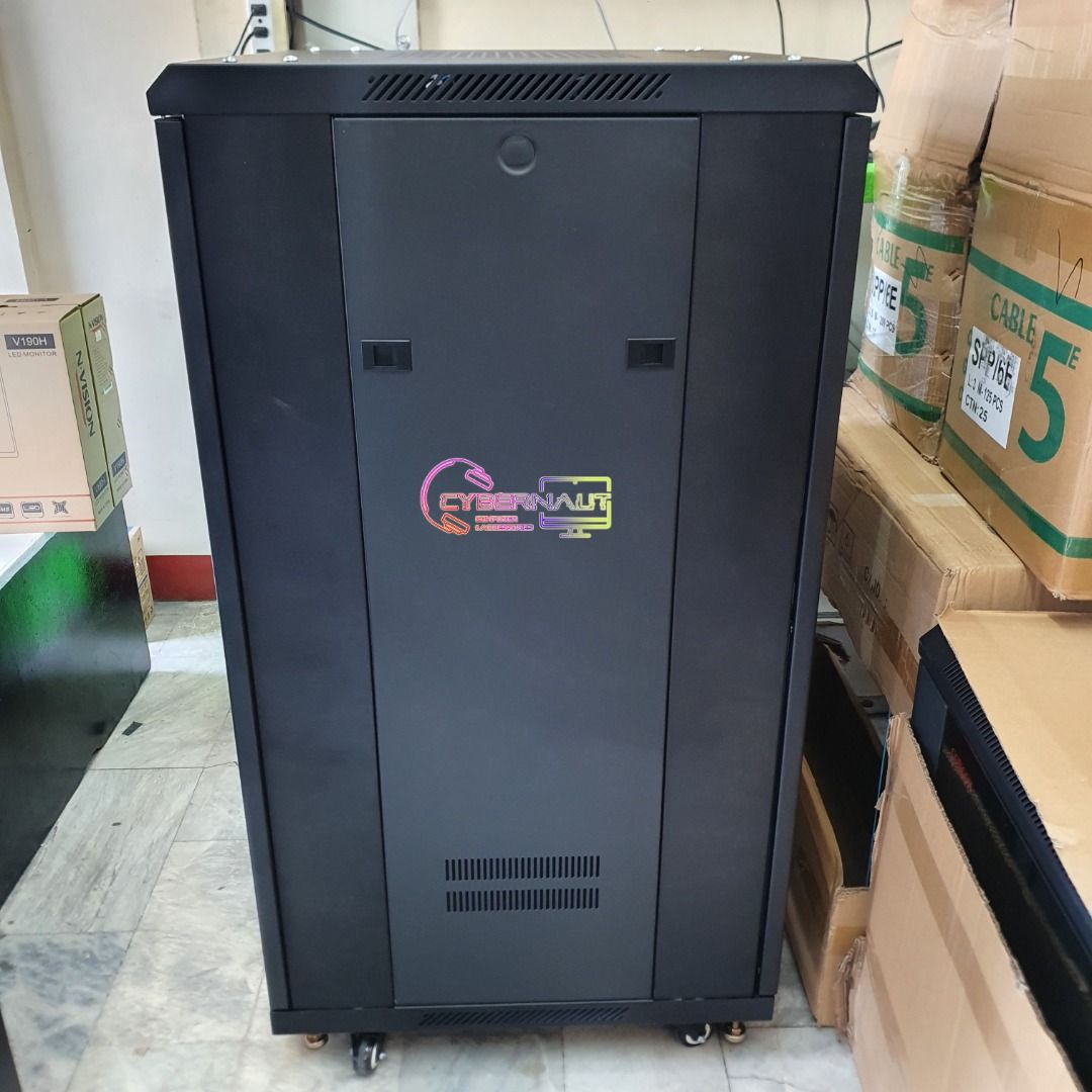 22U SERVER RACK CABINET 600*600 (3.11FT) (Price Negotiable), Furniture ...