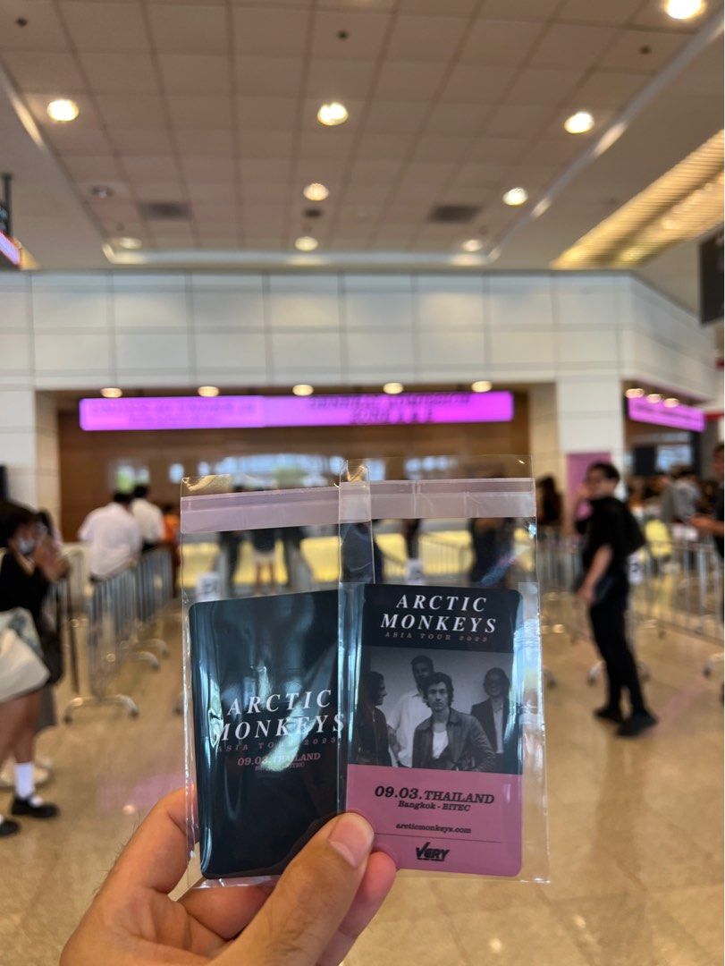 Arctic Monkeys Card & Pick BITEC Bangkok Thailand 2023, Hobbies & Toys, Collectibles ...